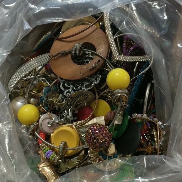Vintage | Jewelry | Vintage To Now Huge 5lb Single Earring Lot Pierced ...